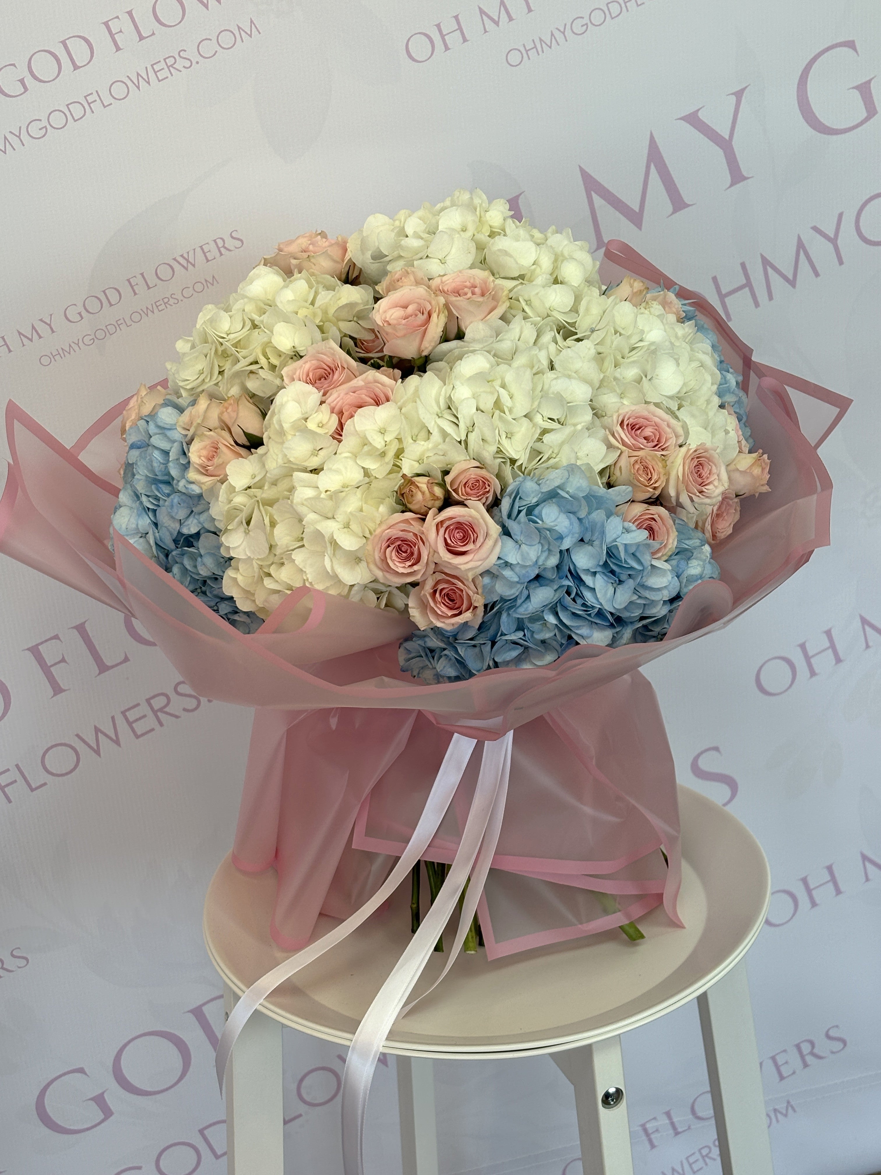 SOFT SERENITY BOUQUET – OH MY GOD FLOWERS