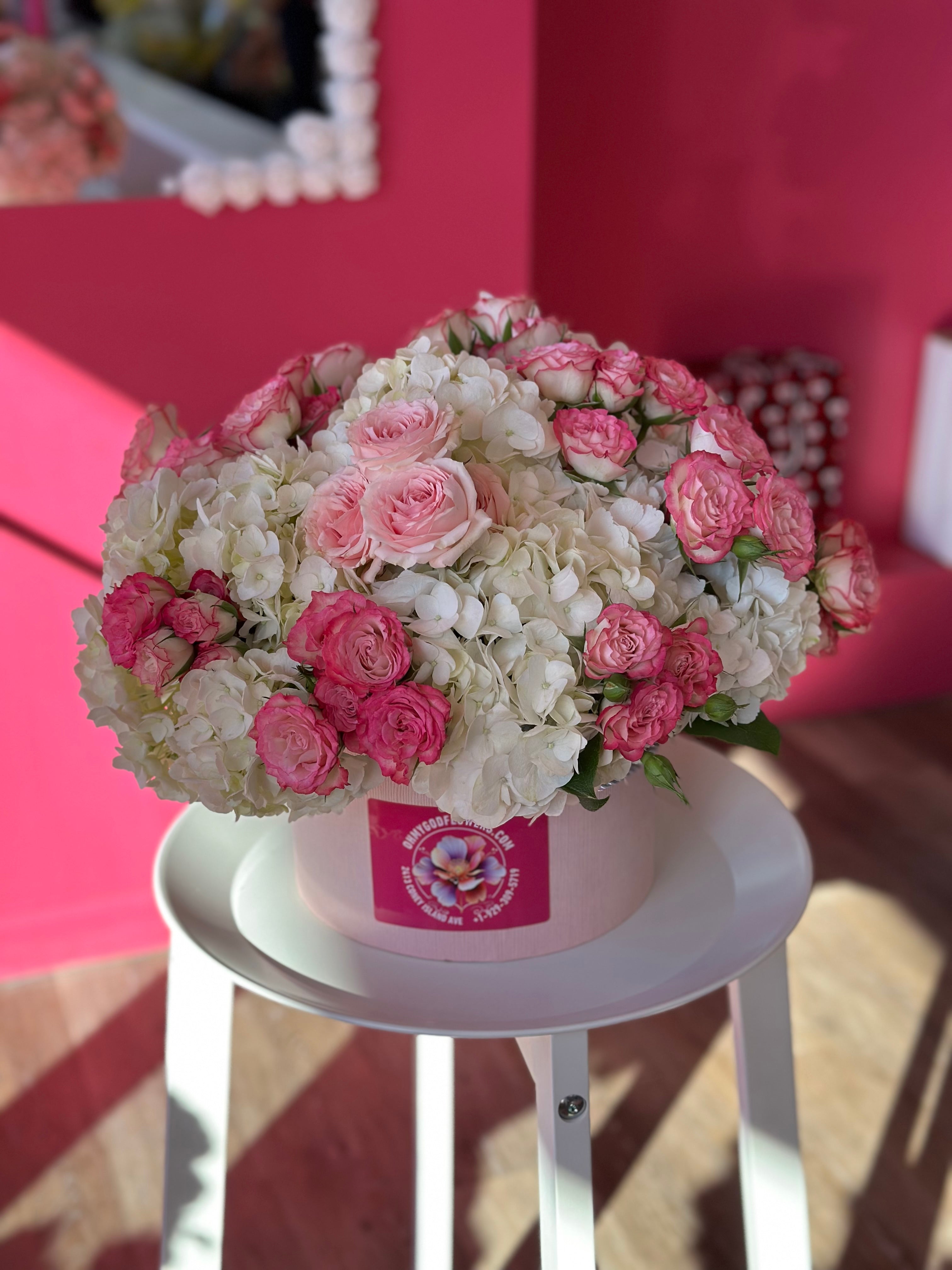 AIRY CLOUDS FLOWER BOX – OH MY GOD FLOWERS